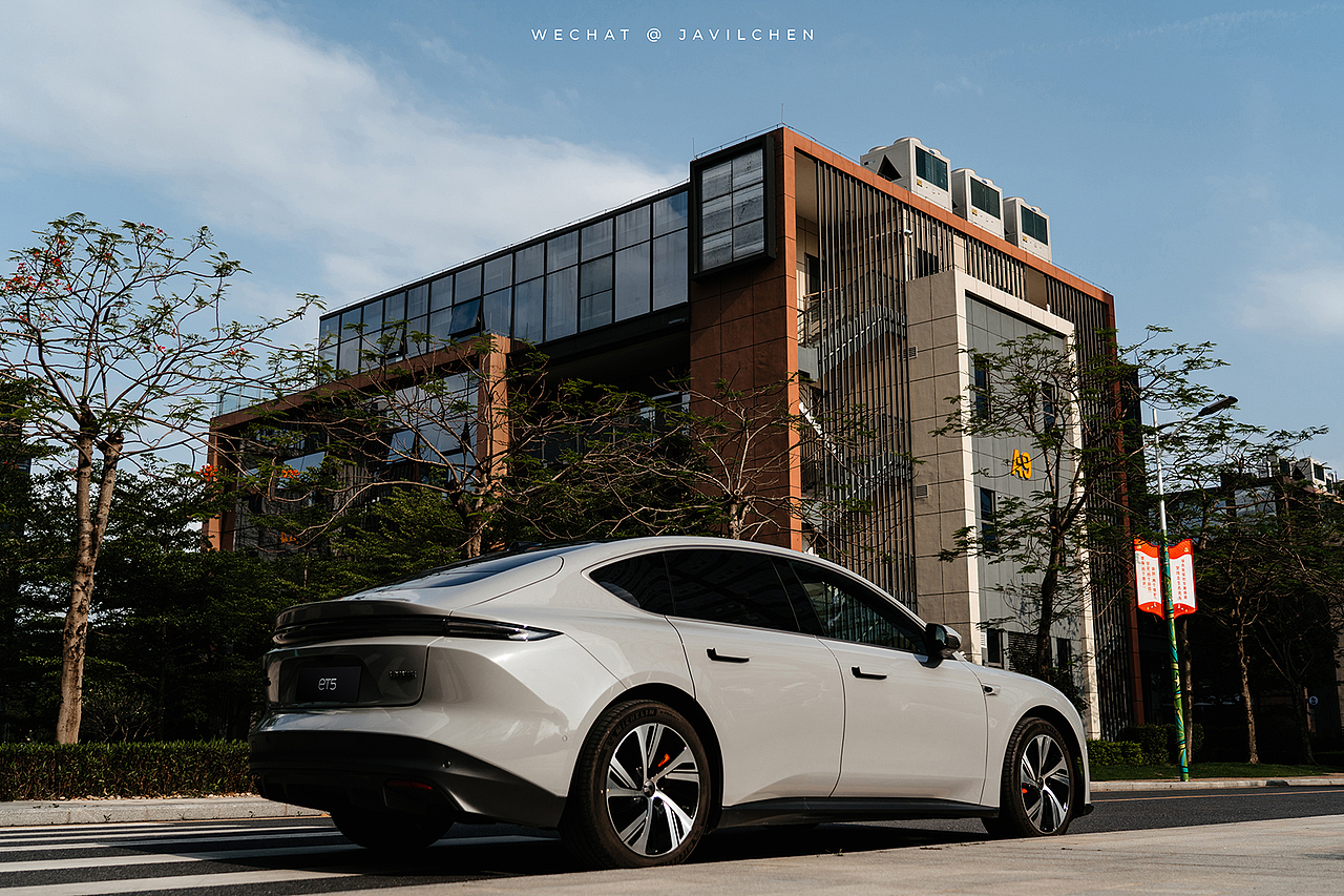 蔚来ET5 豪华纯电轿跑_炎叔ev-站酷ZCOOL