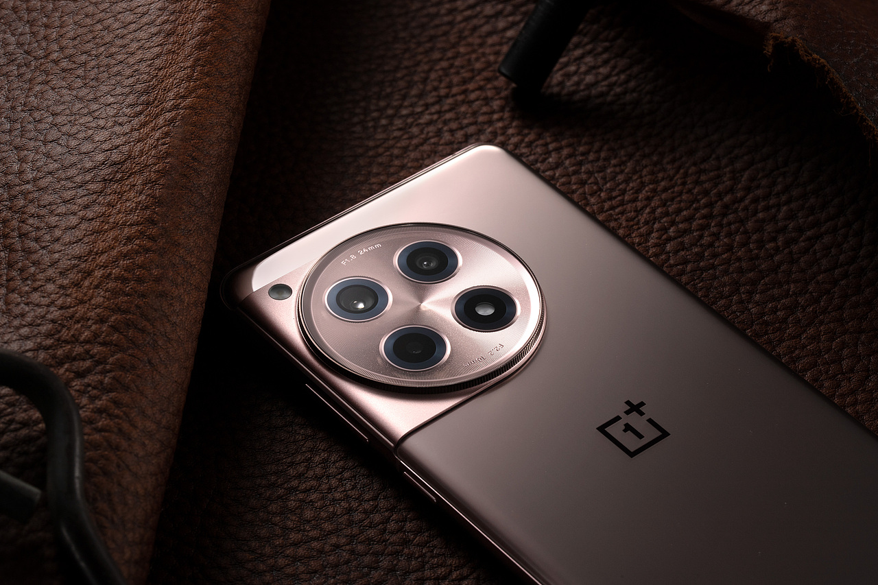 一加 Ace 3 鸣沙金_摄影师小恰-站酷ZCOOL