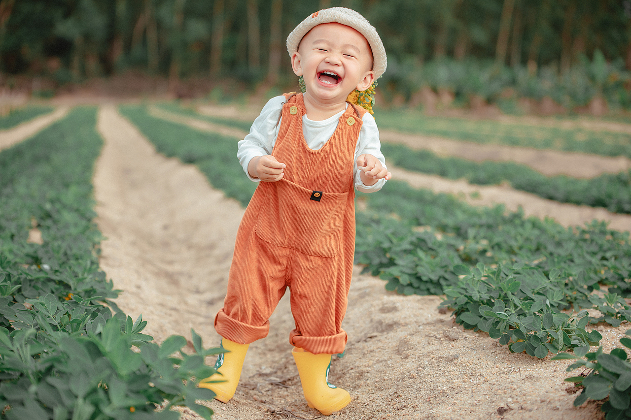 立夏-小盆友下地干农活咯_Cici小焌熙-站酷ZCOOL