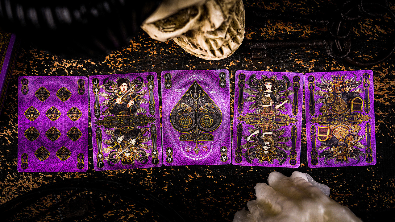 Devildom 恶魔收藏纸牌扑克皮盒木盒套装设计_Ark方舟设计-站酷ZCOOL