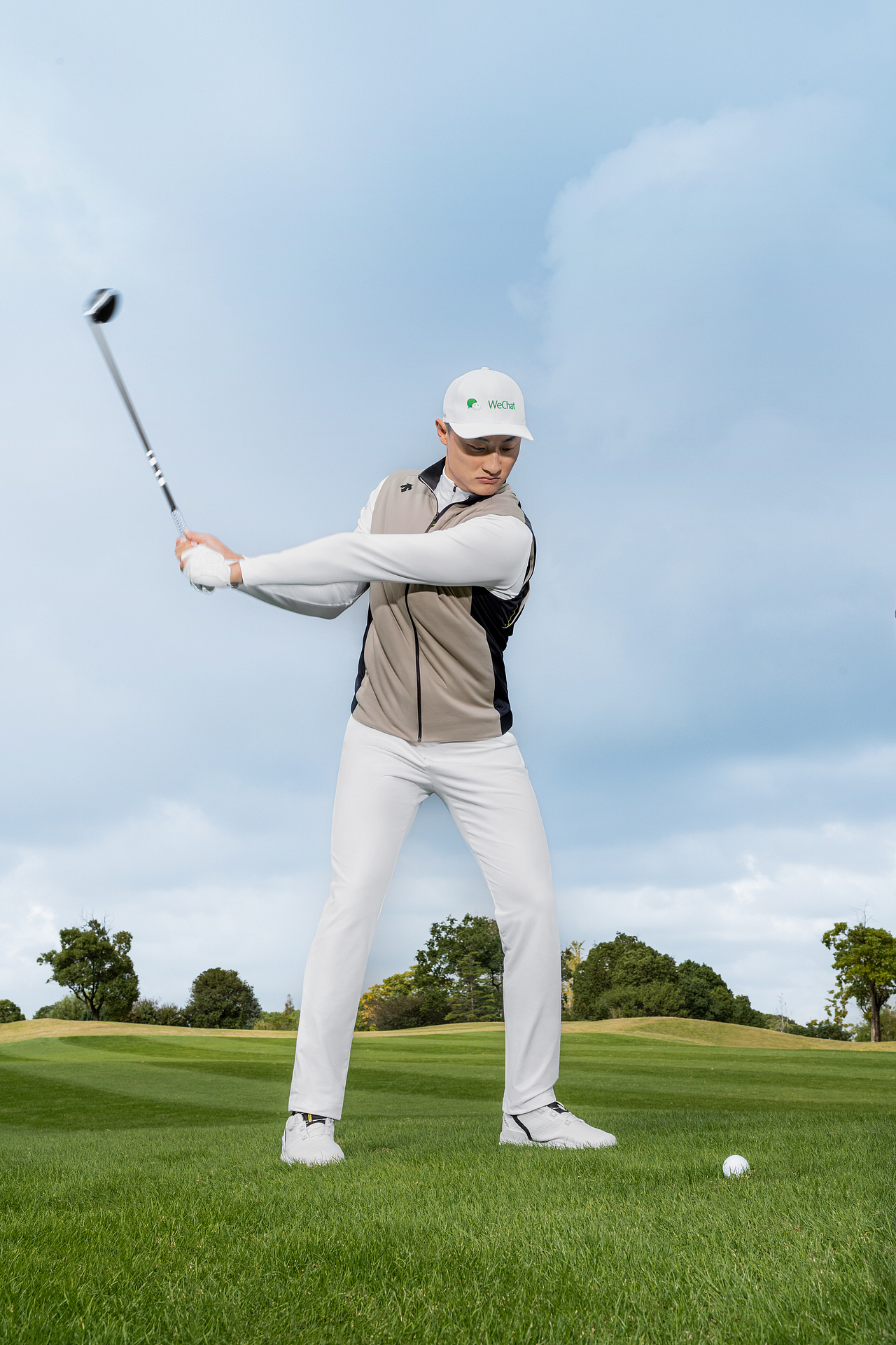 李昊桐 | 迪桑特DESCENTE 户外高尔夫_杨易昌Double_E-站酷ZCOOL