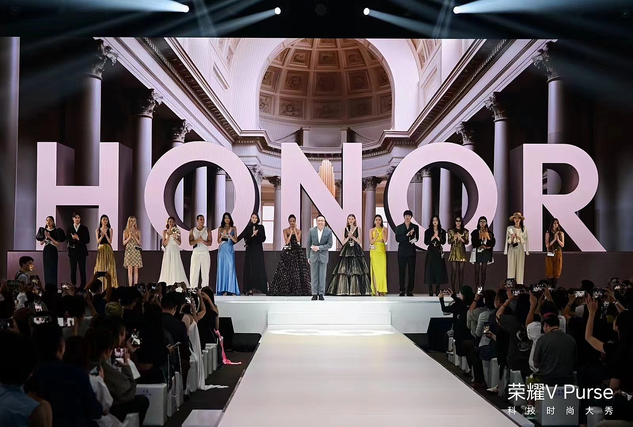 荣耀V Purse新品发布会 科技时尚大秀_韧吼吼世佳-站酷ZCOOL