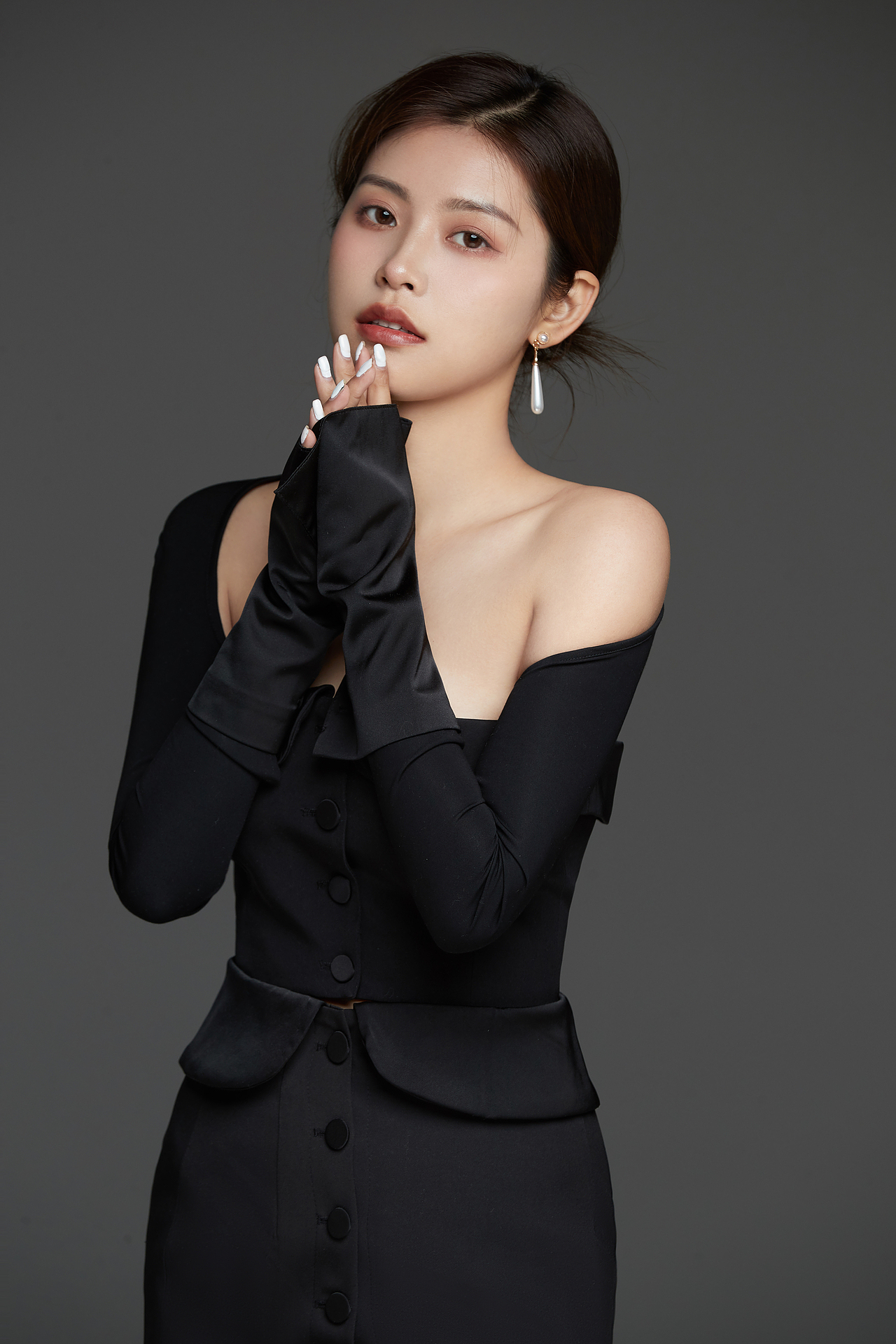 拜倒在小姐姐的黑裙子下，让我忘乎所以~_遇见YUJIAN-站酷ZCOOL