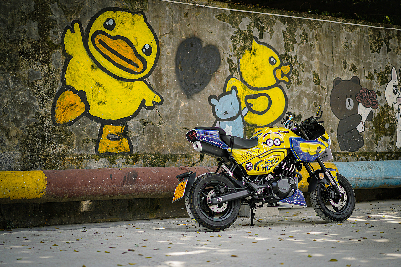 CFMOTO春风狒狒XO 125赛车手小黄人定制主题涂装_虎将贴花-站酷ZCOOL