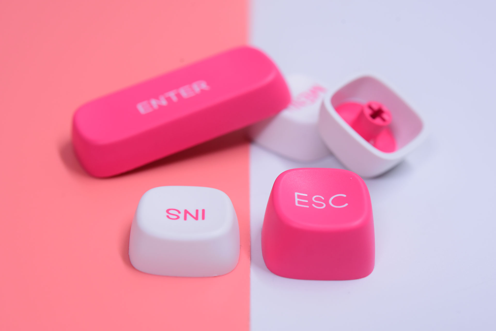 办公键盘也能卷？达尔优小方糖无线三模机械键盘简评_原来是女婿呀-站酷ZCOOL