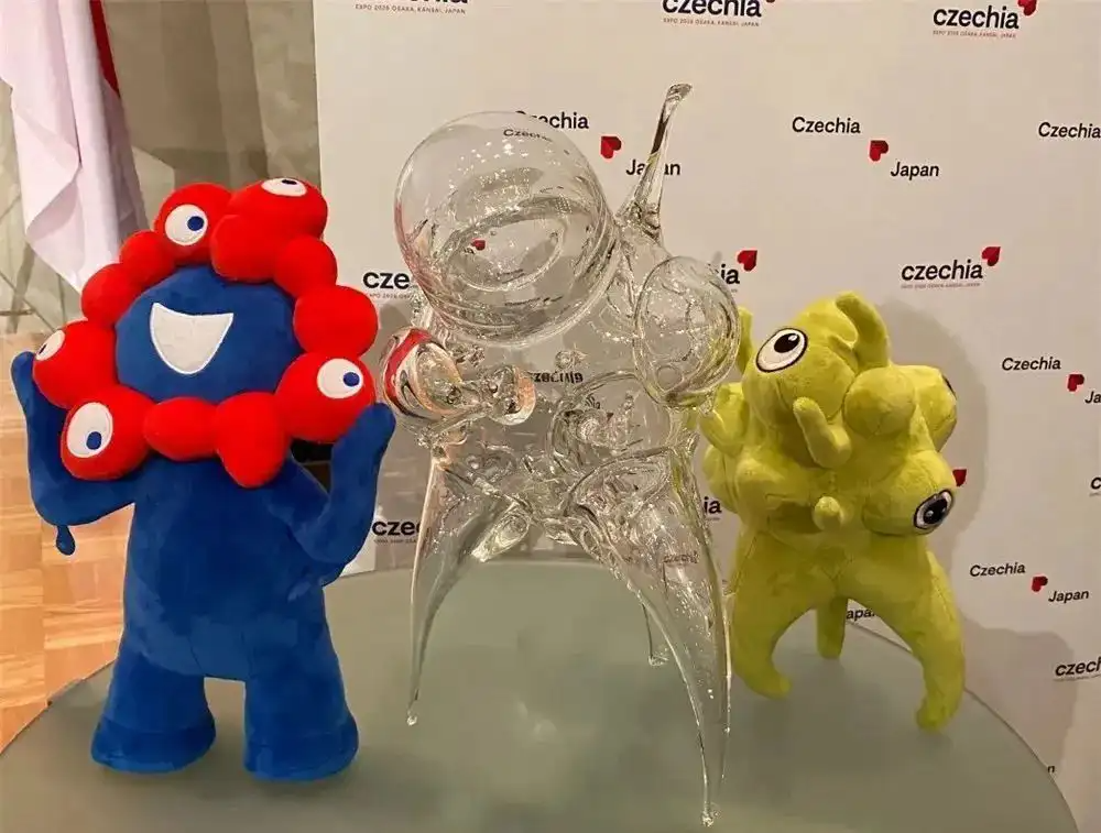 各大美院毕设海报盘点/吉祥物RENE形象引热议/星巴克与QQ联名表情杯_站酷资讯-站酷ZCOOL