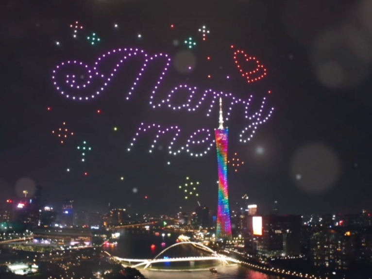 情人节无人机表演合集_A伦Alan-站酷ZCOOL