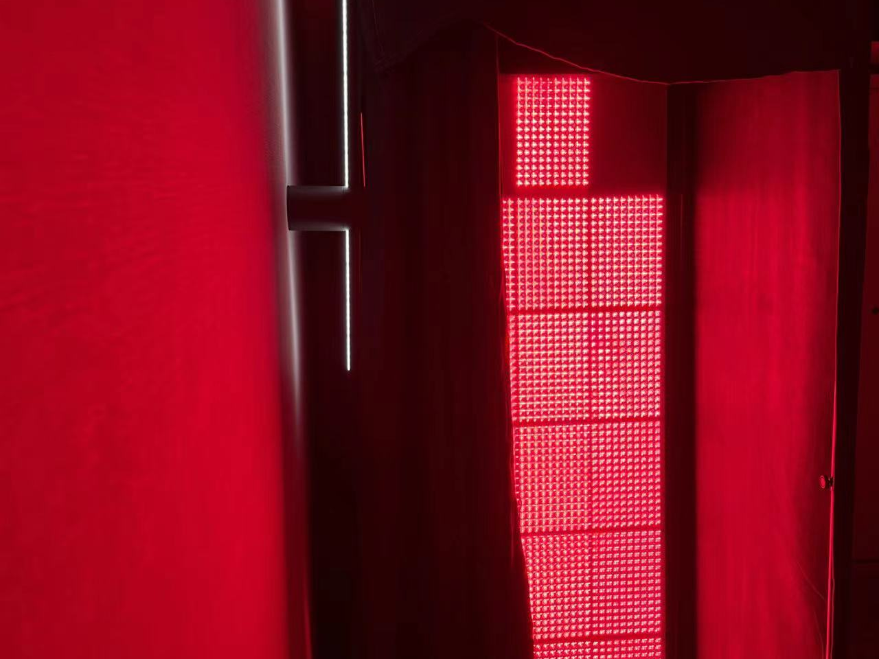 红光光浴，加速新陈代谢，改善面色暗沉_王梦瑶08-站酷ZCOOL