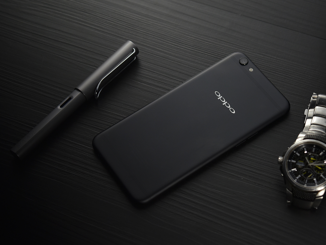 全新拍照手机OPPO R9s黑色版_数懒小姐姐-站酷ZCOOL