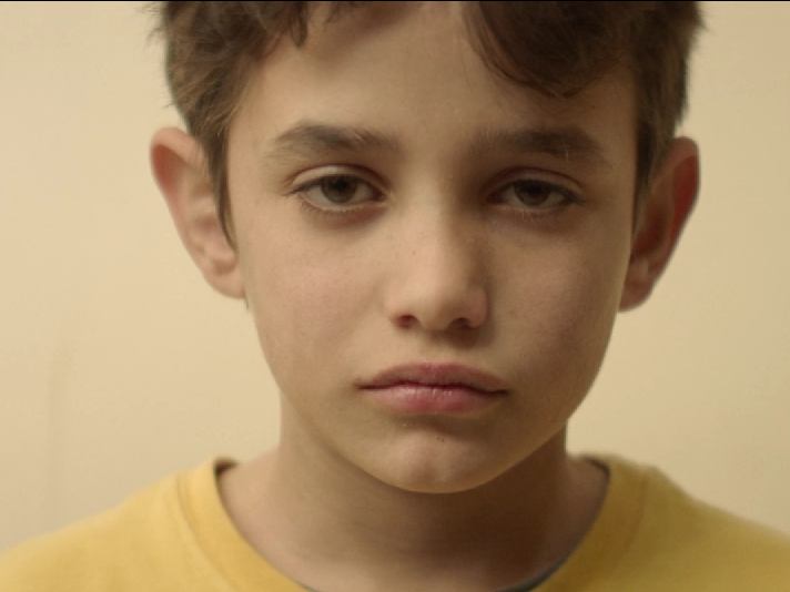 剪辑作品-预告片《何以为家》_ly李以琳-站酷ZCOOL