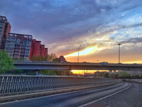 湖蓝色的天空（手机）_蜗牛李2006-站酷ZCOOL