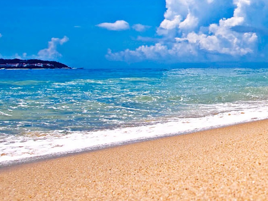 蔚蓝的天空 金色的沙滩_有梦想的大yun-站酷ZCOOL