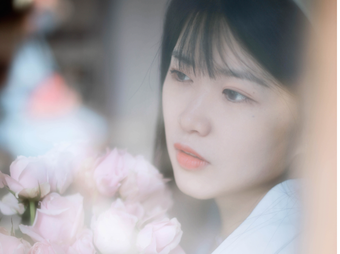 刘亦菲抱花同款头像_小睿KLOSE-站酷ZCOOL