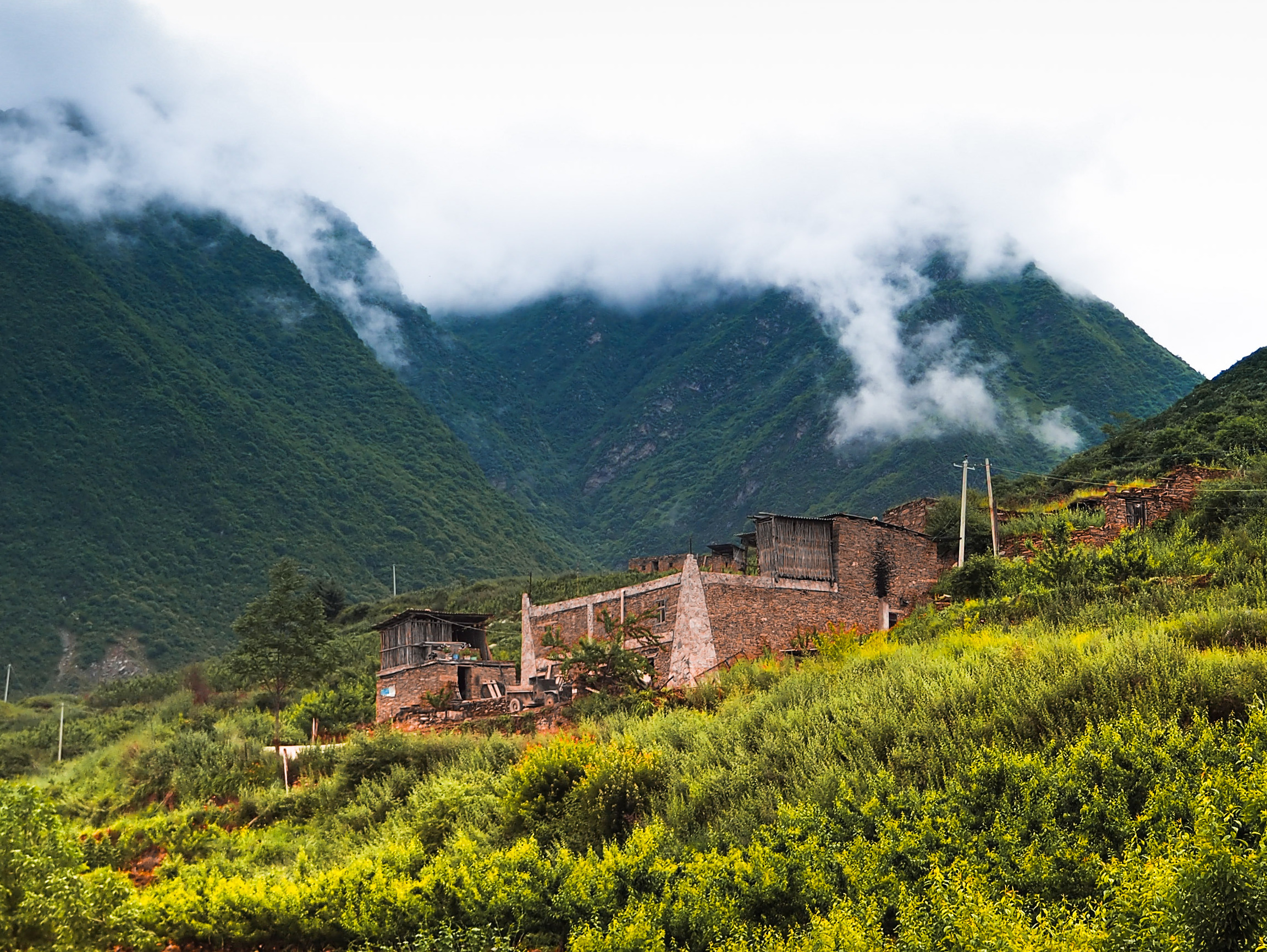 风光组-半山上-镜头背后五群-成都-诺伊斯梅克_诺伊斯梅克-站酷ZCOOL