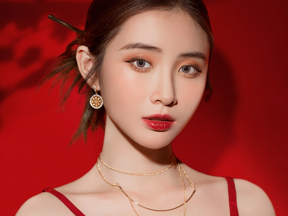 2024-美瞳隐形眼镜天猫年货节活动首页_Hokimoo-站酷ZCOOL