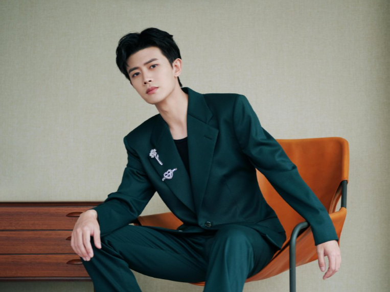 任嘉伦_FOUR_STUDIO-站酷ZCOOL