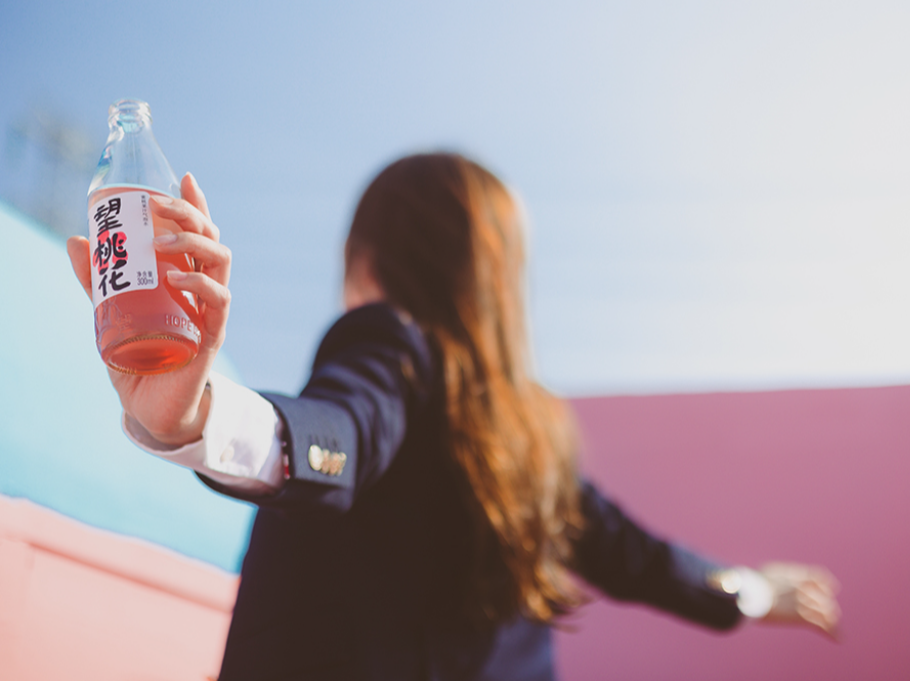 商业_望桃花汽水果汁_没电的火牛-站酷ZCOOL