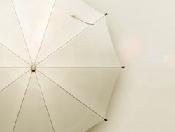 White : ）_耀东东-站酷ZCOOL