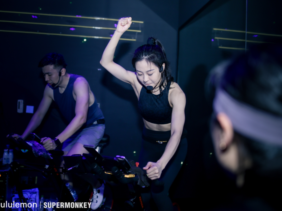 SUPERMONKEY | lululemon SWEAT TOUR 室内骑行课程_Alex猫-站酷ZCOOL