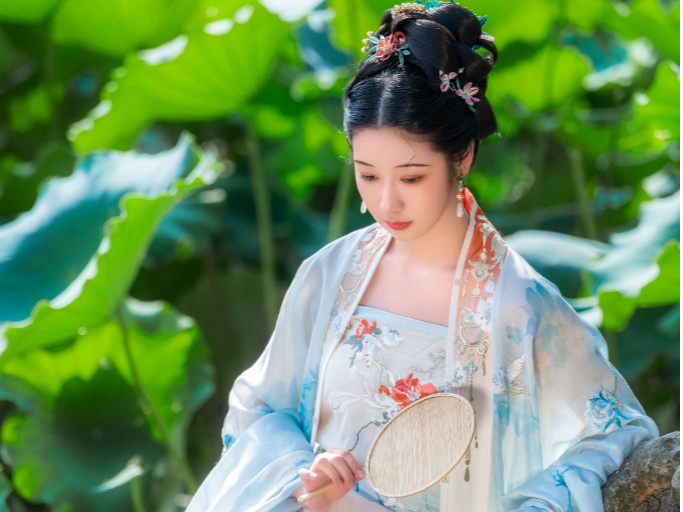 荷花仙子_糊涂仙人LEO-站酷ZCOOL