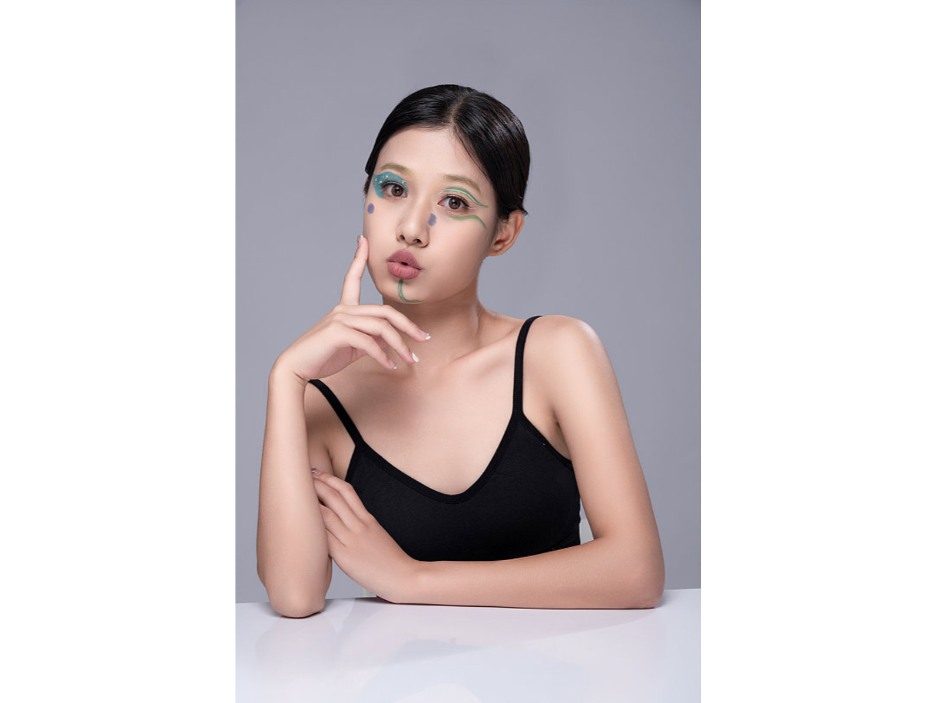 美肤彩妆人物摄影图_J自在-站酷ZCOOL