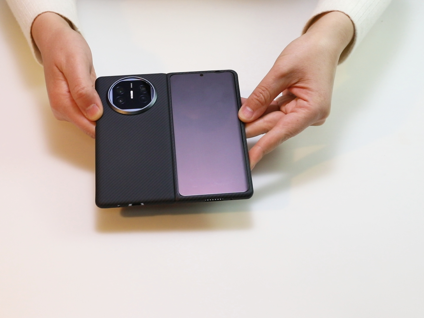 华为 HUAMEI Mate X5 实在是太优雅了_BEST杨大凯-站酷ZCOOL