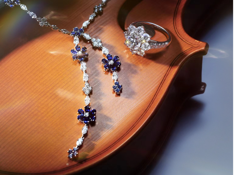 RAYLI FASHION & BEAUTY 静物大片_逆光中的Ray-站酷ZCOOL