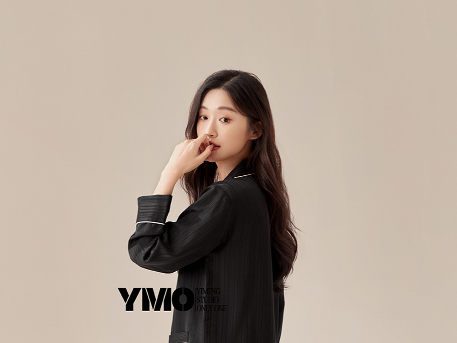 小咪简约高级风格睡衣拍摄_Ym益梦家居服拍摄-站酷ZCOOL