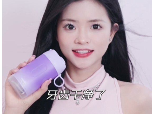 抖音牙刷广告--美女贴贴_JAVEI-站酷ZCOOL