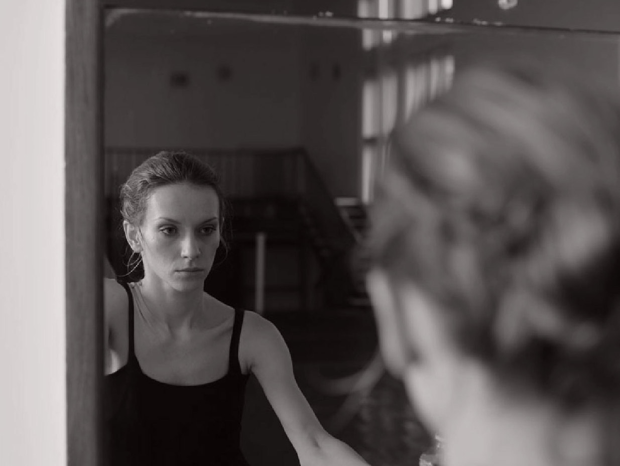 More than just a mirror－智能镜子设计_Daluoluo-站酷ZCOOL