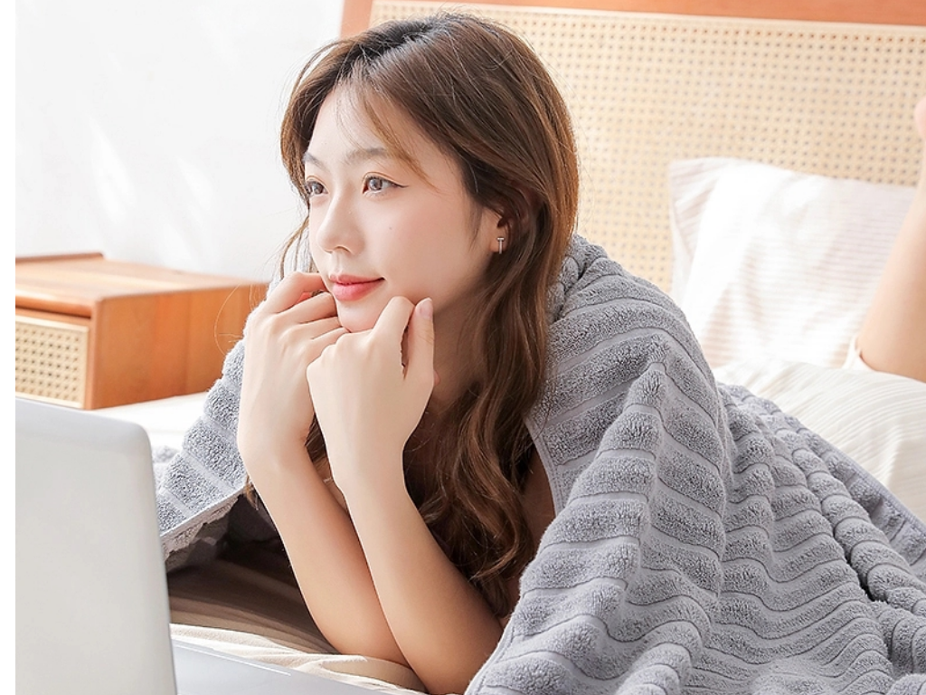 静态视觉盛宴_小超人打大怪兽-站酷ZCOOL