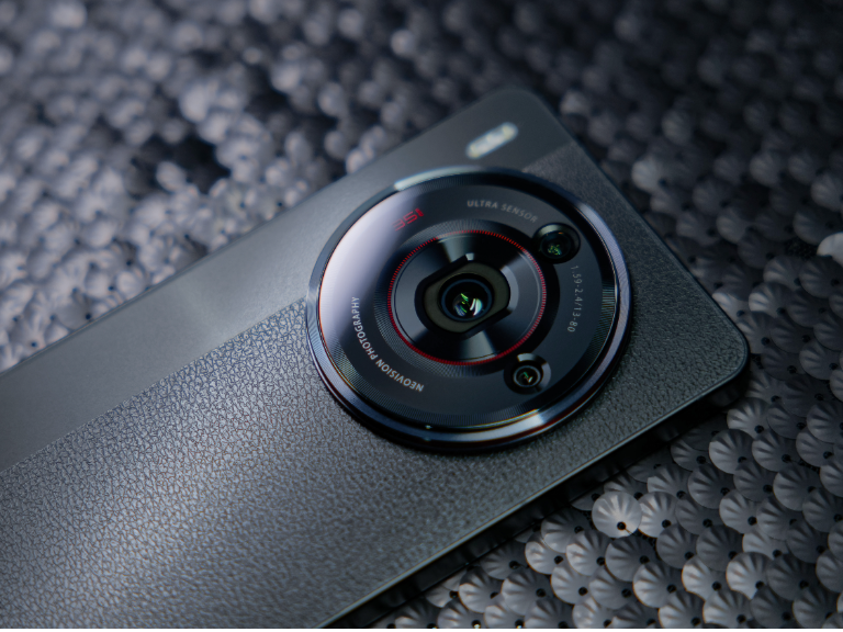 努比亚Z50S Pro&三星全新Galaxy系列_柴大狗-站酷ZCOOL