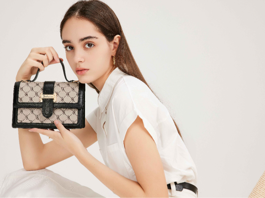 包包、模特修图_中奖一百万-站酷ZCOOL