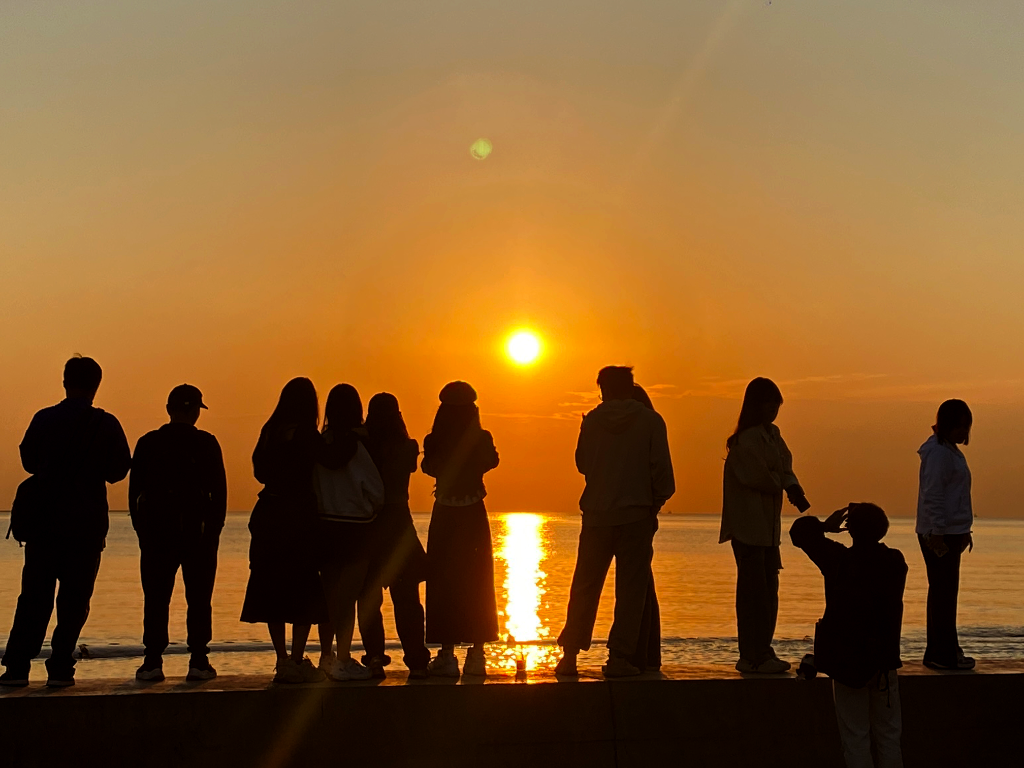 《日出》_Liu大晨-站酷ZCOOL