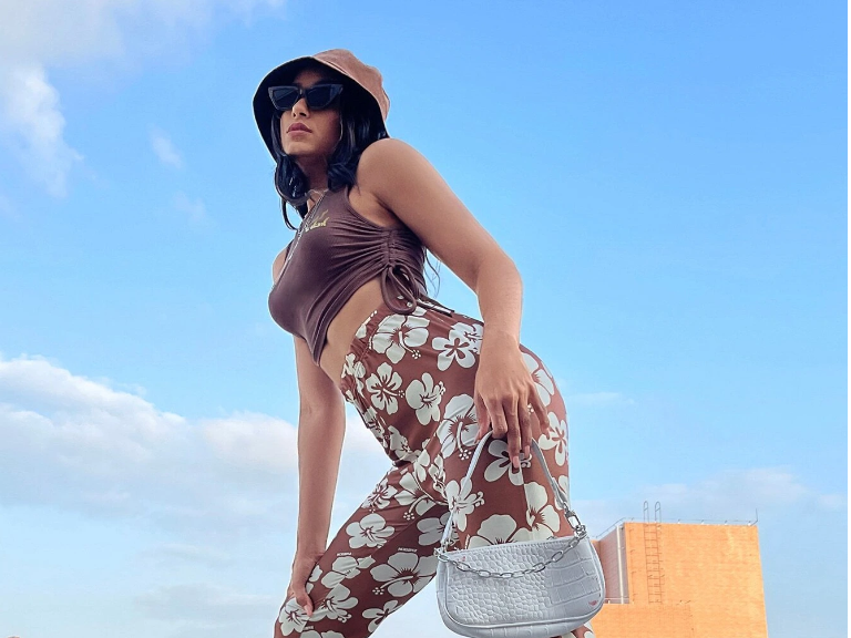 小麦色女模 #挑战一张封神#_SKYmodels-站酷ZCOOL