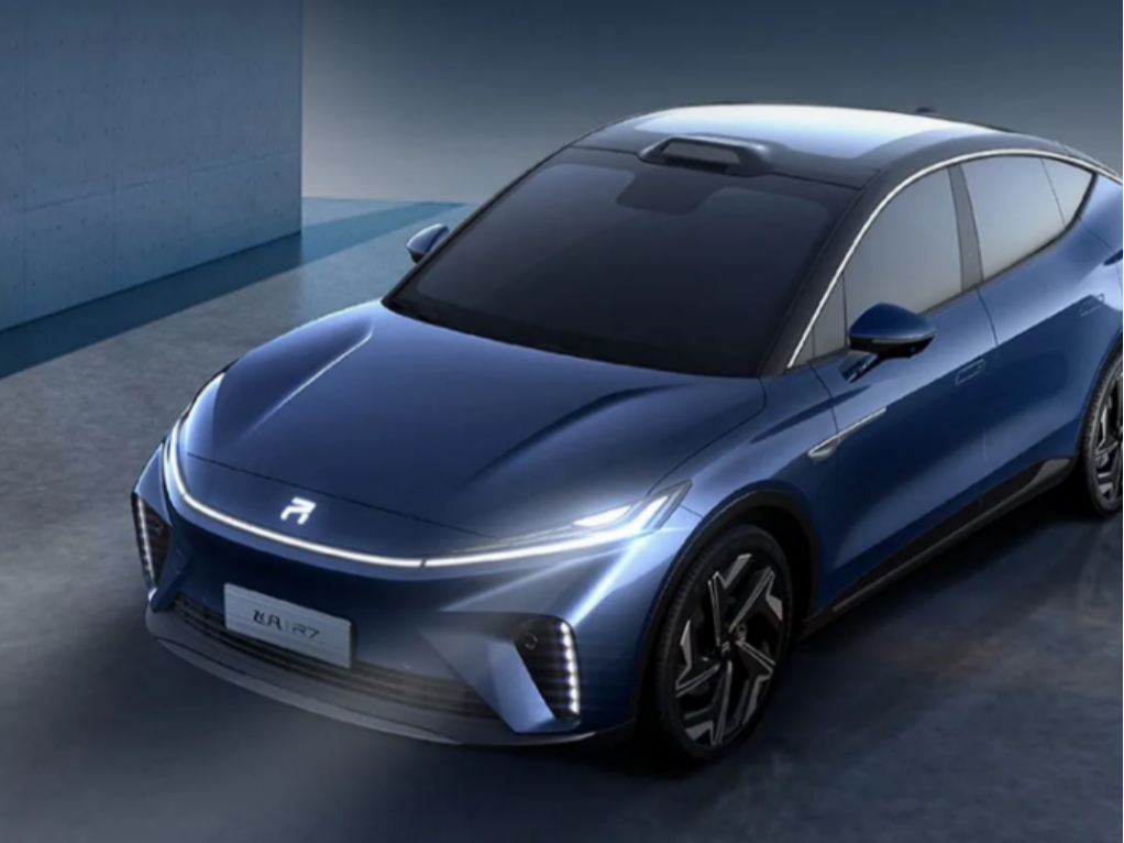 飞凡汽车 极智高阶纯电SUV飞凡R7_Z080371632-站酷ZCOOL