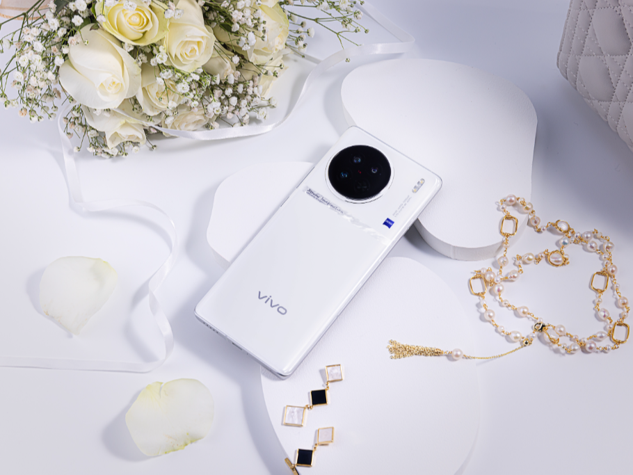 vivo X90高告白色图赏_数懒小姐姐-站酷ZCOOL