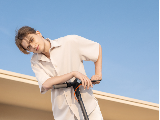 Mi4 go 电动滑板车_阿英不看电子屏-站酷ZCOOL