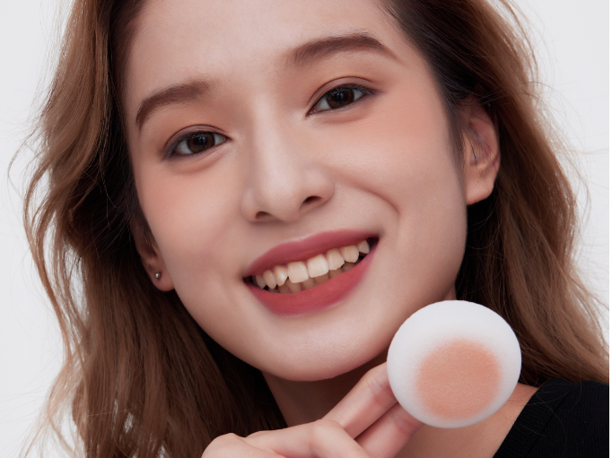 粉扑腮红上妆模特_修图师新一jiang-站酷ZCOOL