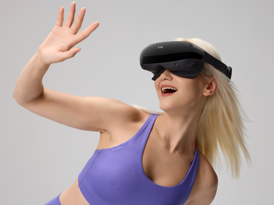 YVR VR眼镜拍摄_Akstudio-站酷ZCOOL