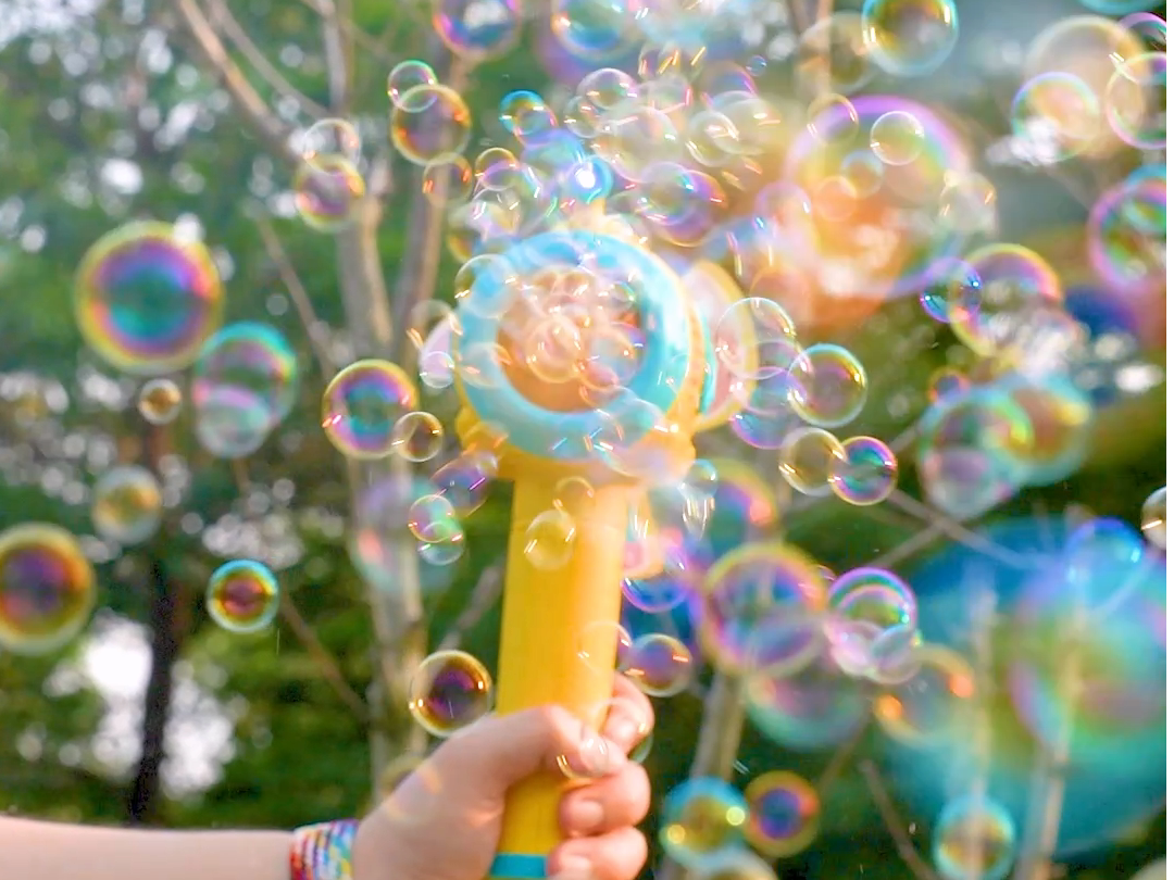 今年4月份拍的泡泡机电商平台广告视频_阿弟哥adi-站酷ZCOOL