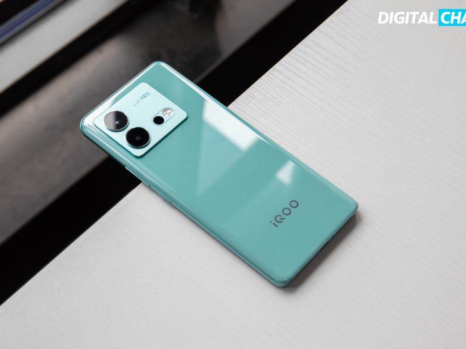 iQOO Neo8 Pro「冲浪」_DTCHAT-站酷ZCOOL