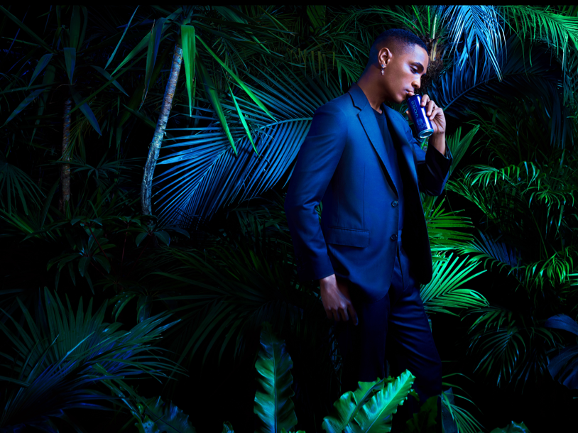 商业摄影｜voss饮品kv｜广告人像拍摄_成都元创未来-站酷ZCOOL