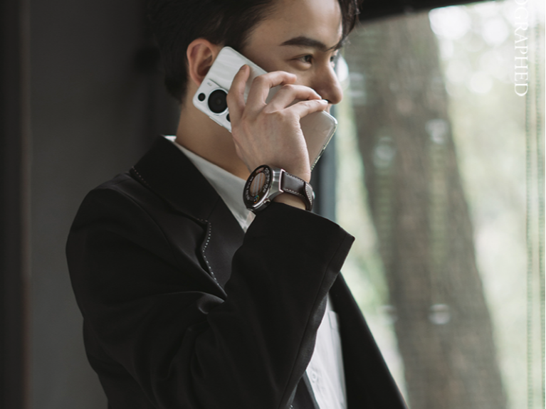 HUAWEI WATCH 4 木星棕_叶少Vera-站酷ZCOOL