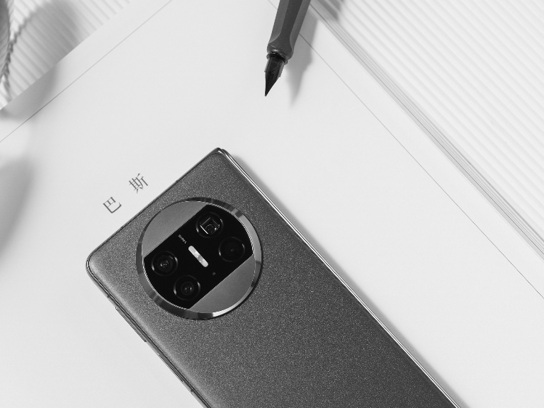 华为Mate X3随拍_ShouziVision-站酷ZCOOL