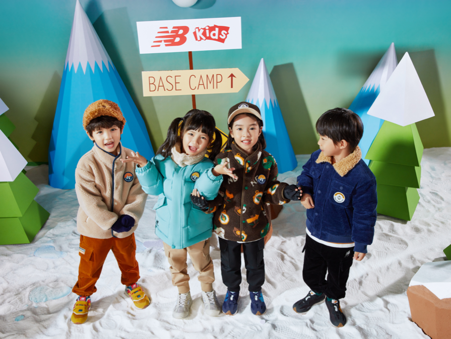 服装广告-new balance kids_瞳孔修图工作室-站酷ZCOOL