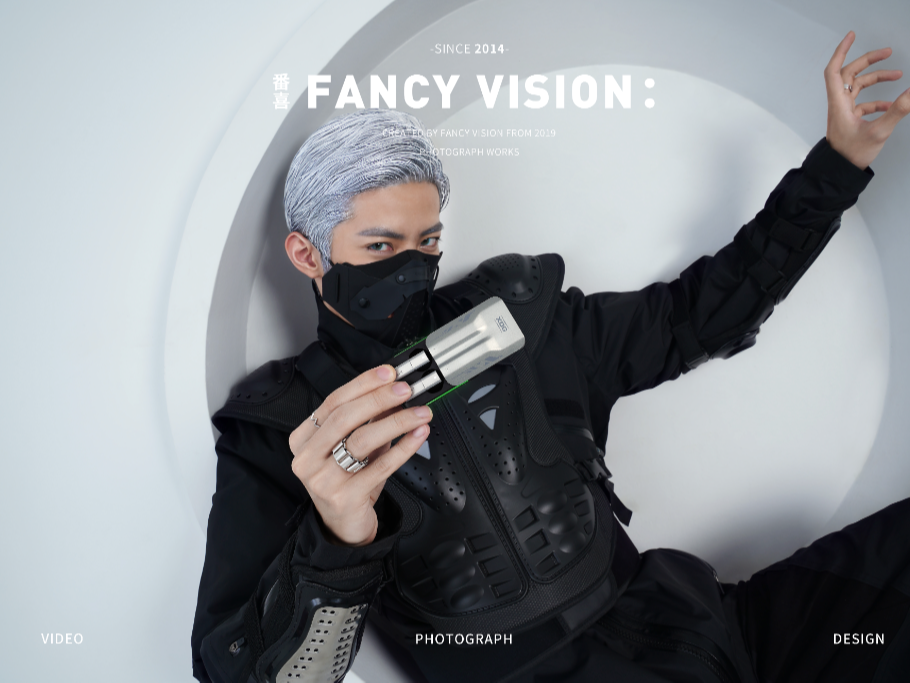 猫王XOG耳机｜未来太空科幻感机械氛围拍摄_上进焦糖布丁-站酷ZCOOL