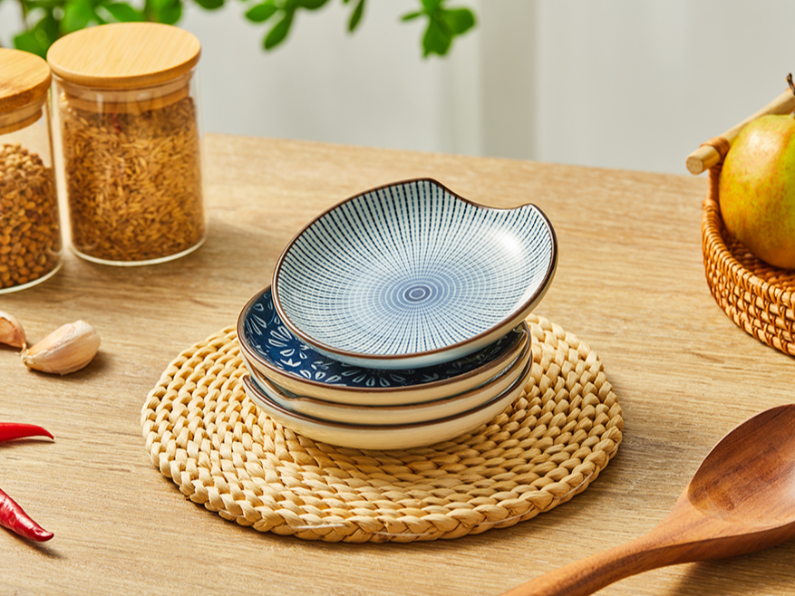 亚马逊产品拍摄-日式花纹陶瓷勺子托碟_Rick_X-站酷ZCOOL