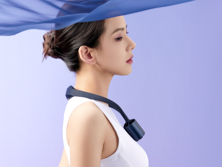 迷你挂脖风扇 /Mini Hanging Neck Fan_黄志楠-站酷ZCOOL