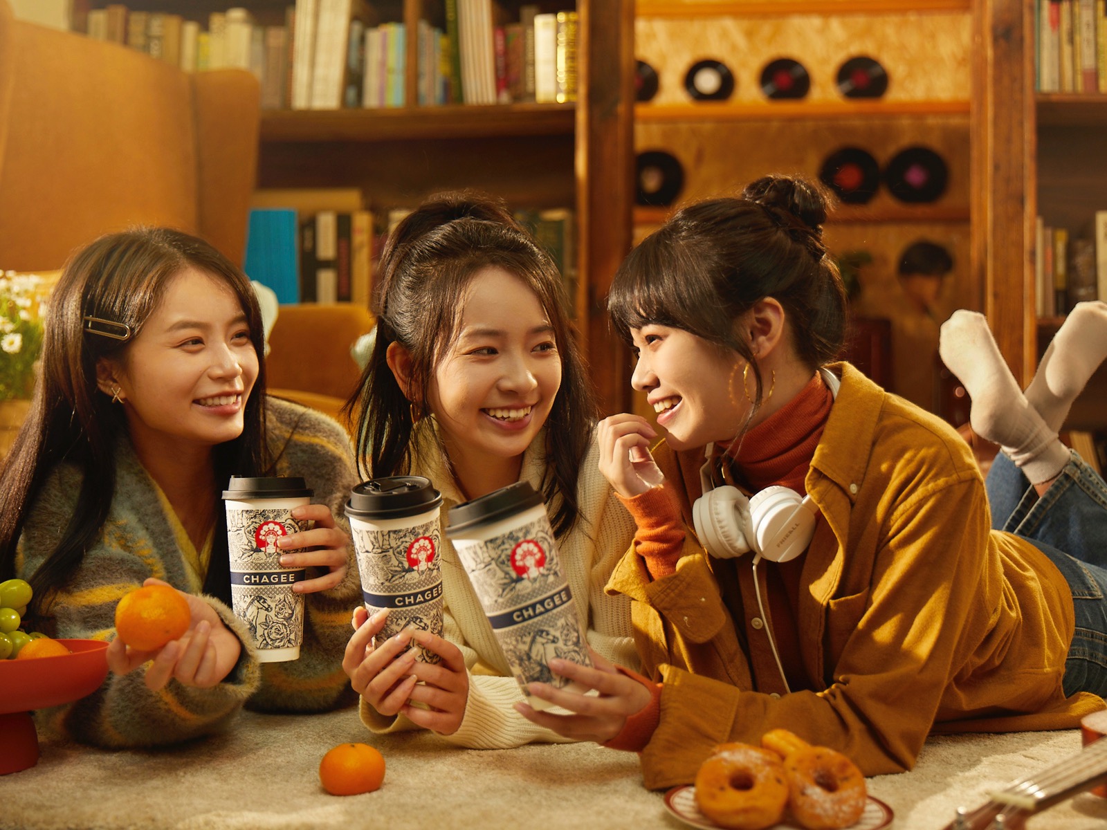 茶香生暖意 / 霸王茶姬秋冬主题海报拍摄_J3studio-站酷ZCOOL